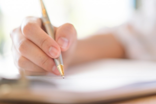 Step 6 - What bio to write? - Revtag | Influencer Marketing Agency